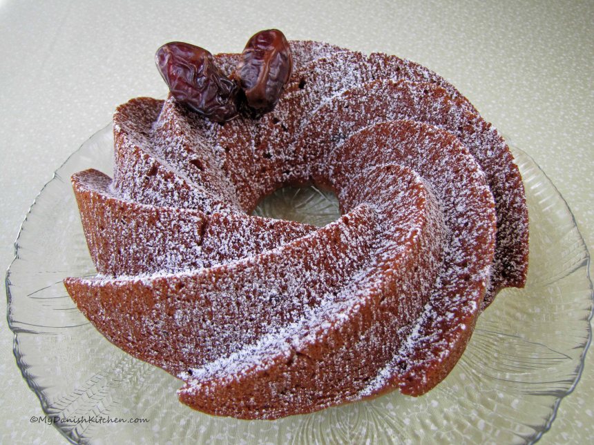 Taatelikakku – Finnish Christmas Date Cake | My Danish Kitchen